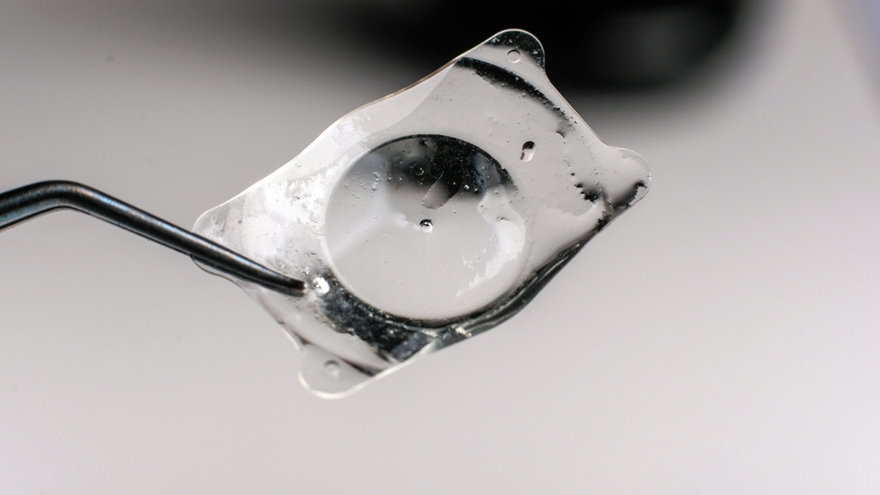 Articles | TORIC ICL vs. Traditional ICL: Key Differences Explained